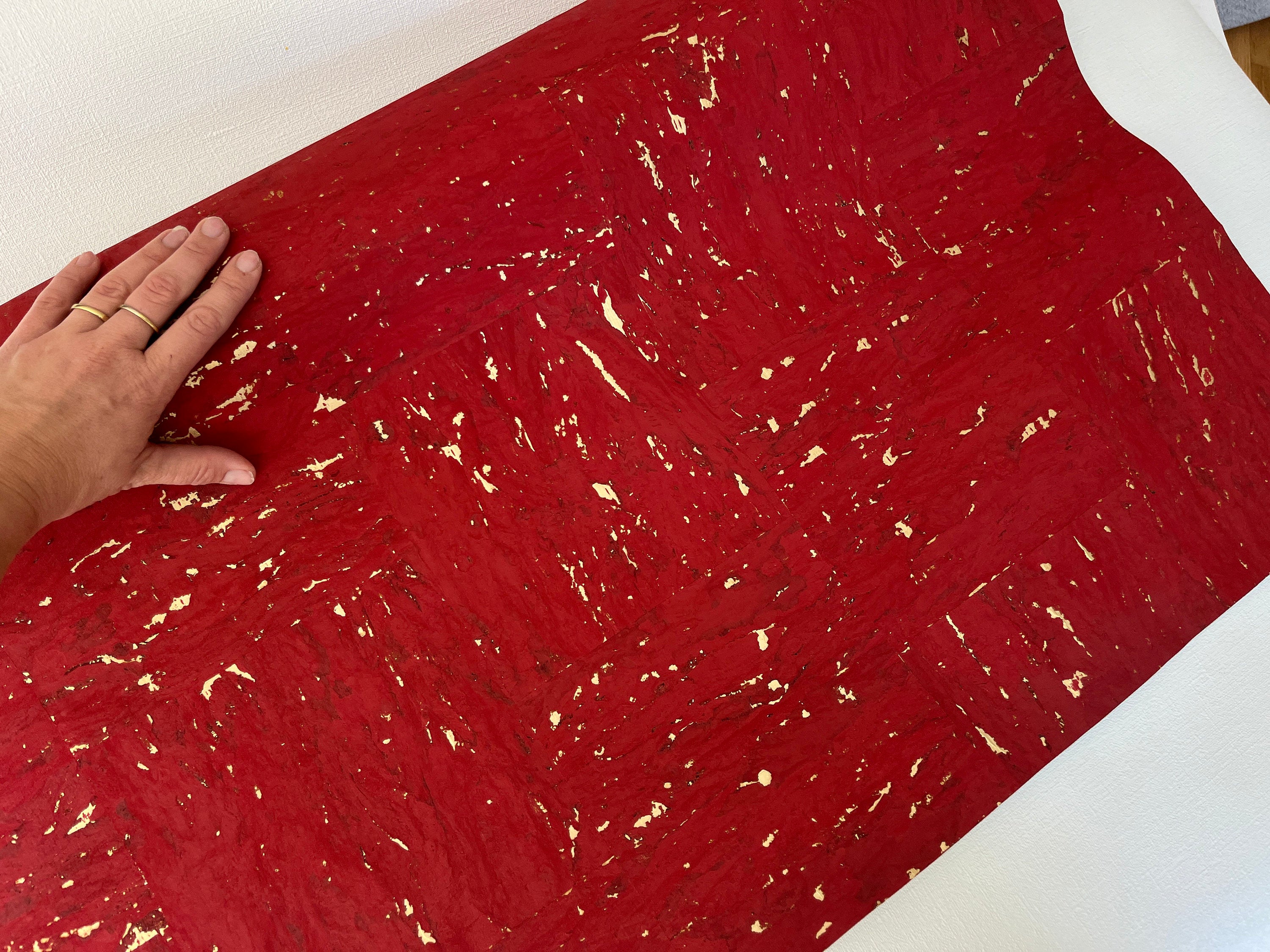 Natural Cork wallpaper red color with gold streaks Grasscloth Unpasted ...